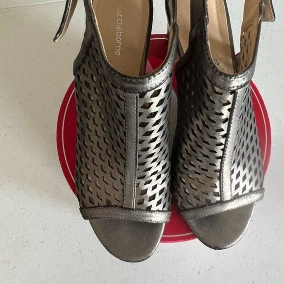 Liz Claiborne | Shoes | Liz Claiborne Metaliic Gemma Shooties Womans ...